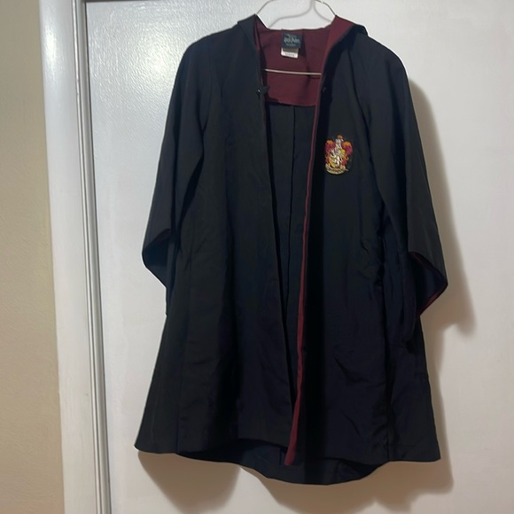Universal | Tops | Universal Studios Harry Potter Gryffindor Cloak Size ...
